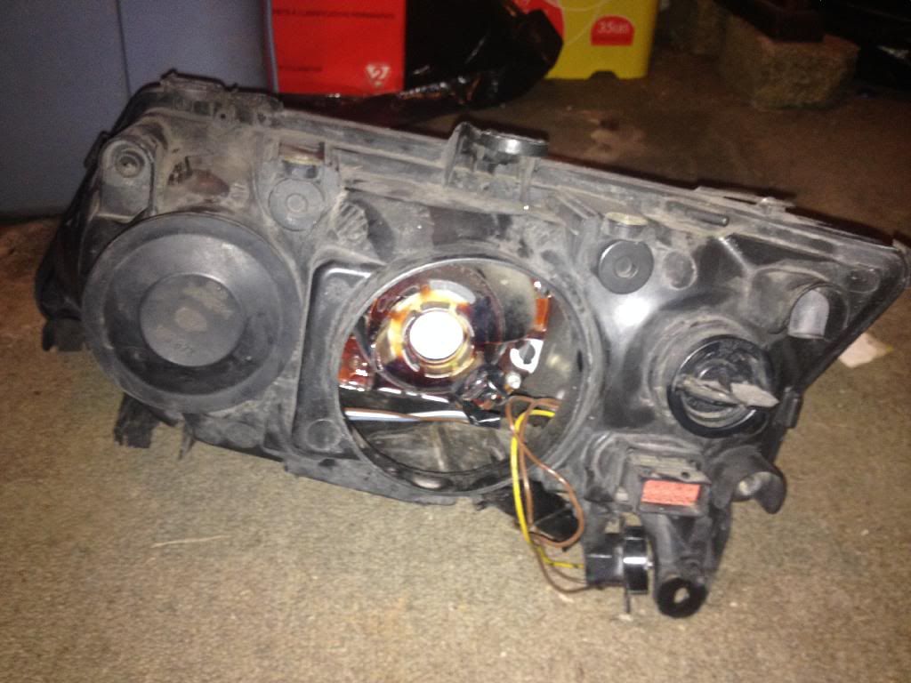 For Sale: - 9-3 SS RH Headlights | SaabCentral Forums